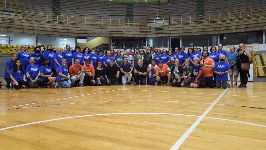 SECRETARIA DE ESPORTES E CULTURA ENTREGA UNIFORMES E FINALIZA ...