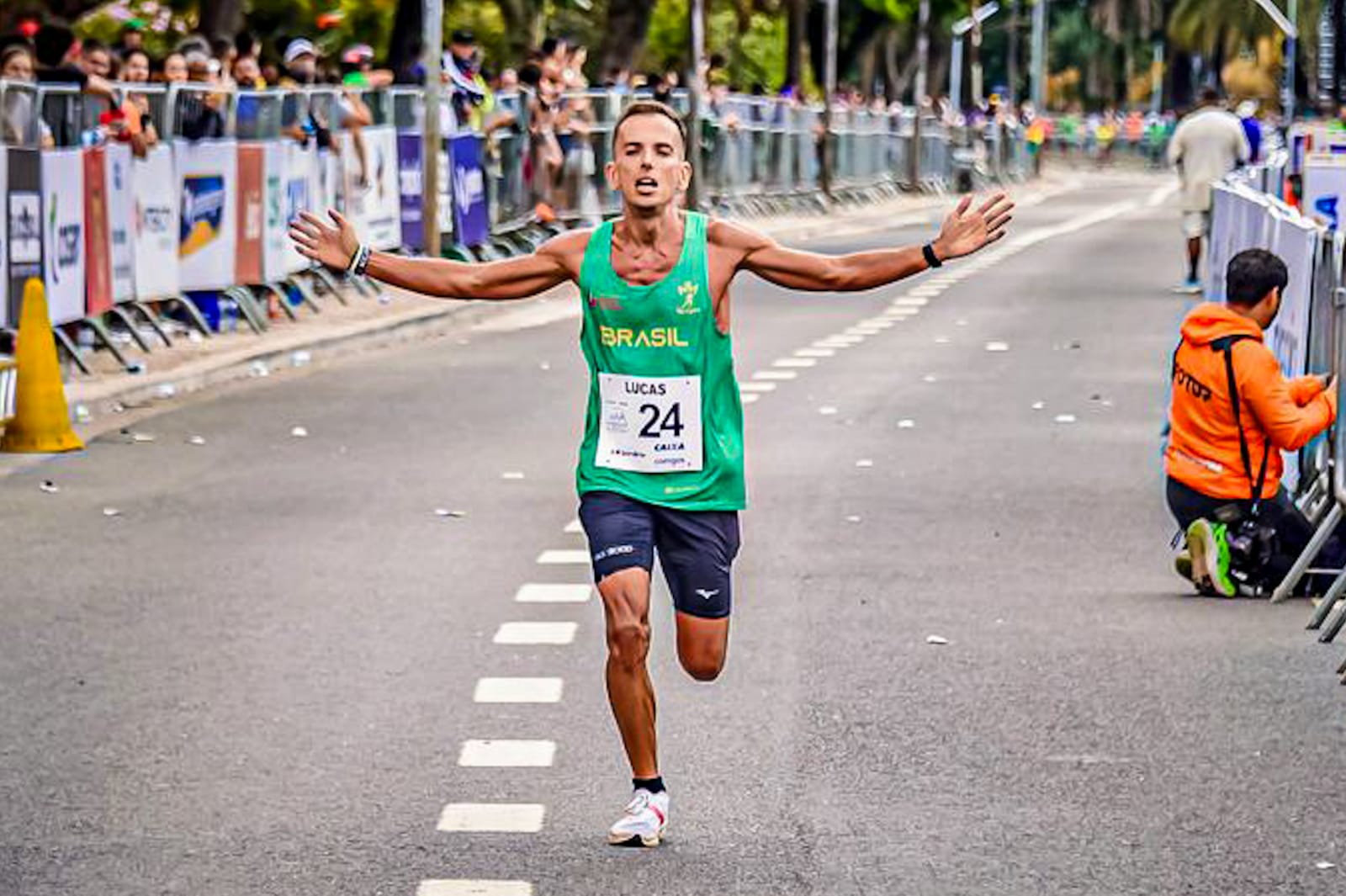Lucas Ferraz, da ASA/ADN é top 10 na Maratona internacional de São ...